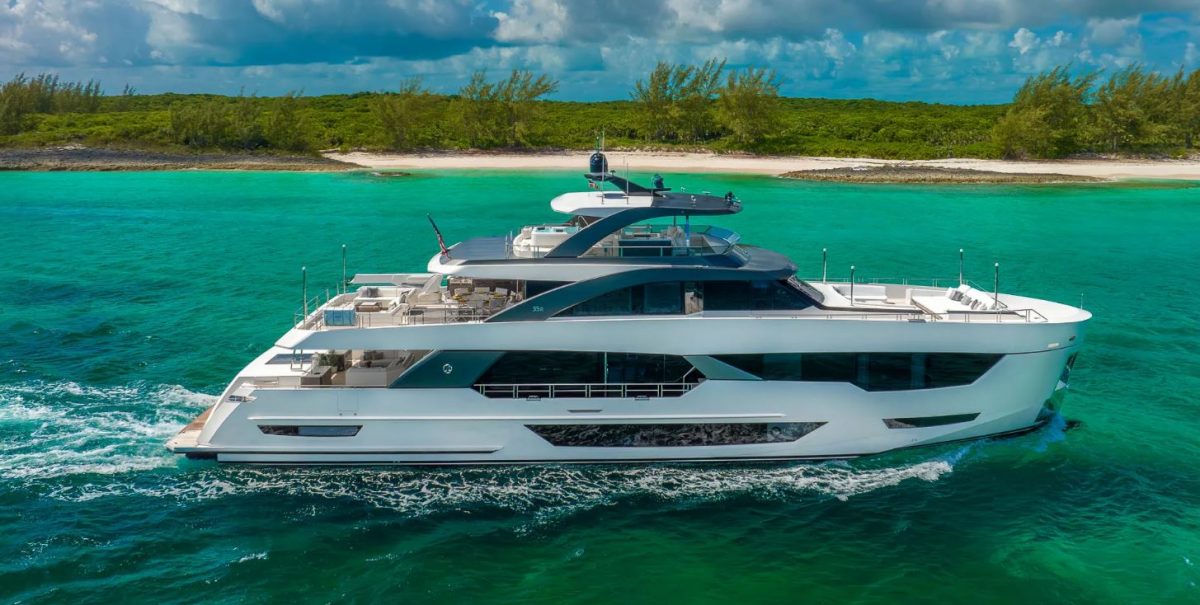 Motor Yacht 35.6m - 5 Cabins - Royale Oceanic